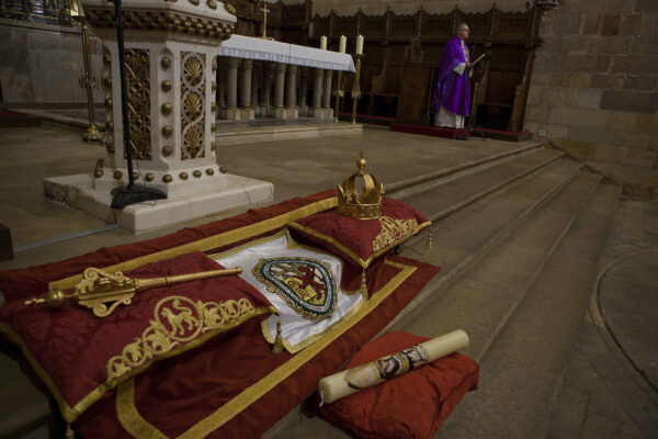 Simbología - Muy Ilustre, Real e Imperial Cofradía del Milagroso Pendón ...